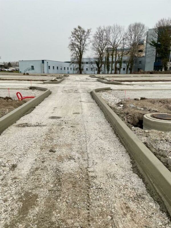 Bordures T2 hautes et CR3 en machine asservie - Profil 06