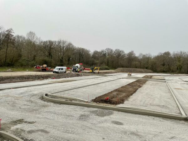 Bordures T2 hautes et CR3 en machine asservie - Profil 06