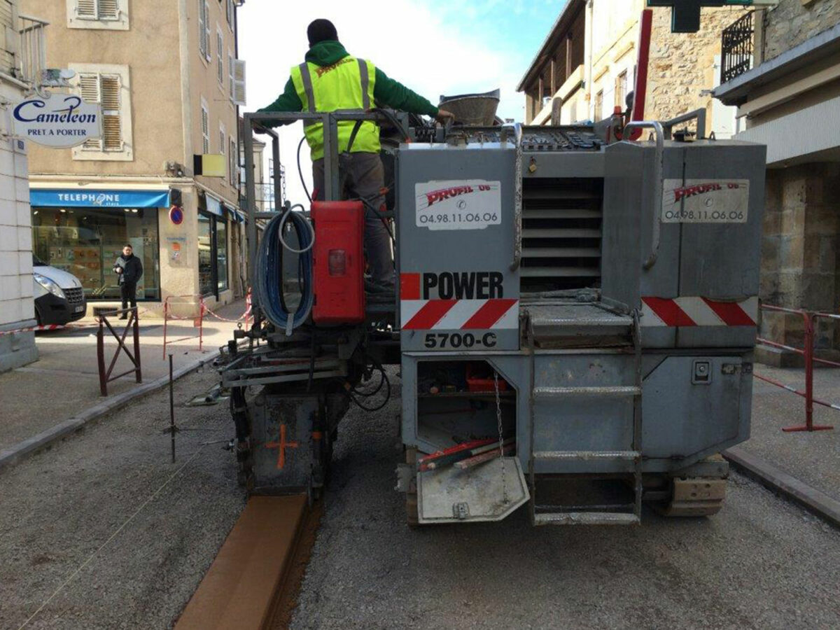 Machines - Profil 06 machine pour bordures béton coulé