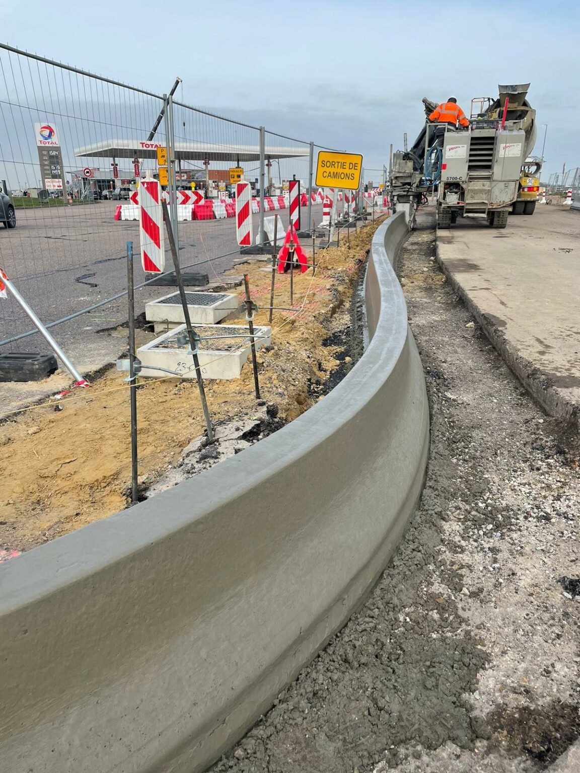 coffrage glissant Mini GBA - Profil 06 bordure béton